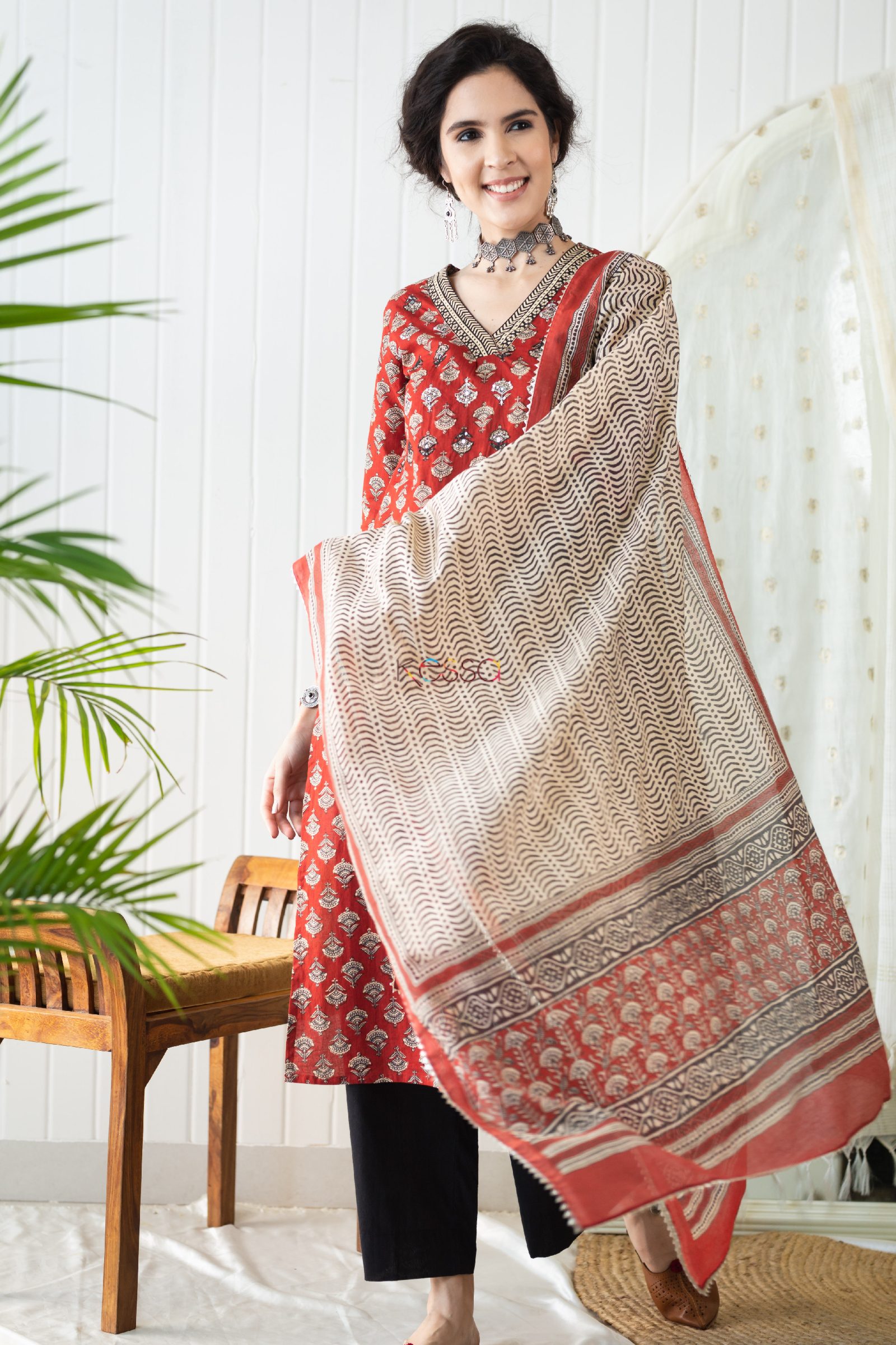 Buy Stunning VCR71 Afsoon Staright Kurta With Dupatta Set Online | Kusvaa