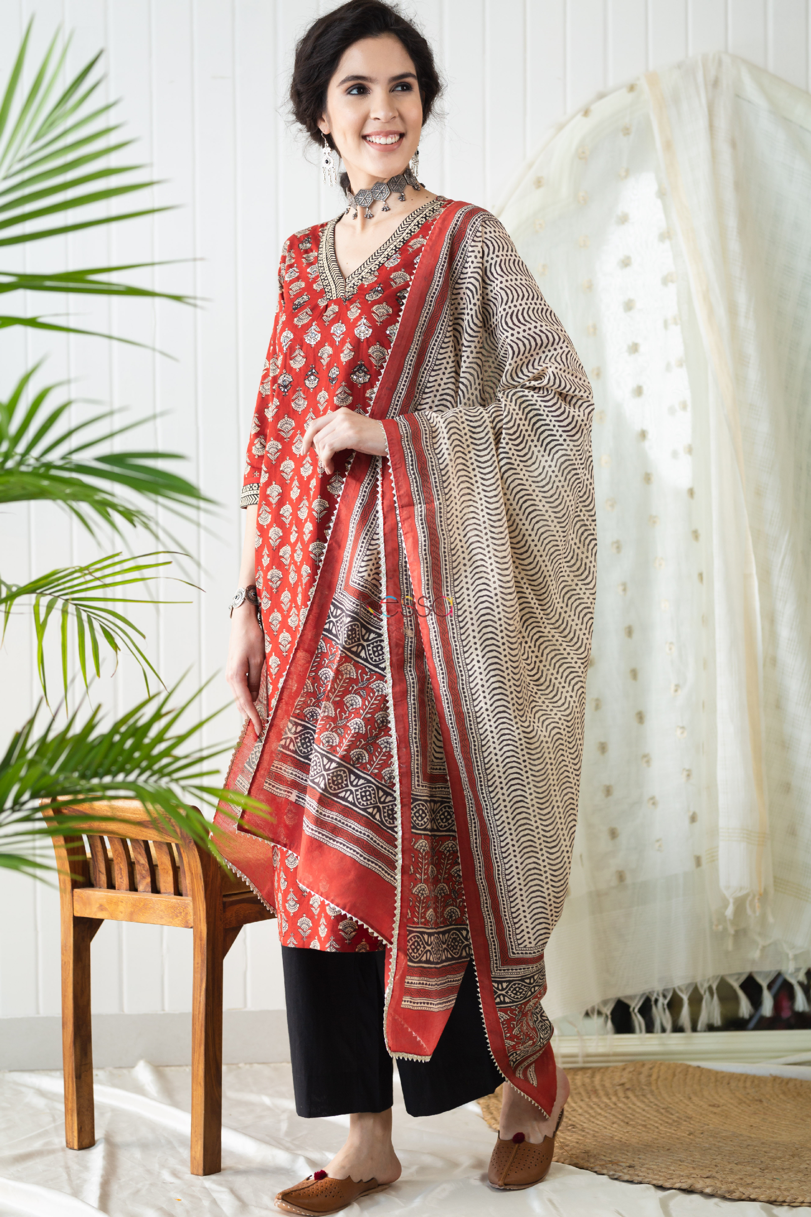 Buy Stunning VCR71 Afsoon Staright Kurta With Dupatta Set Online | Kusvaa